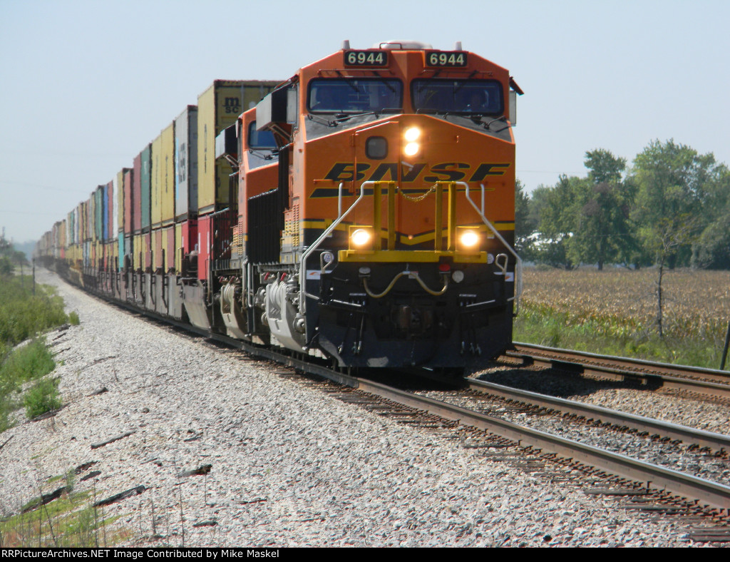BNSF 6944